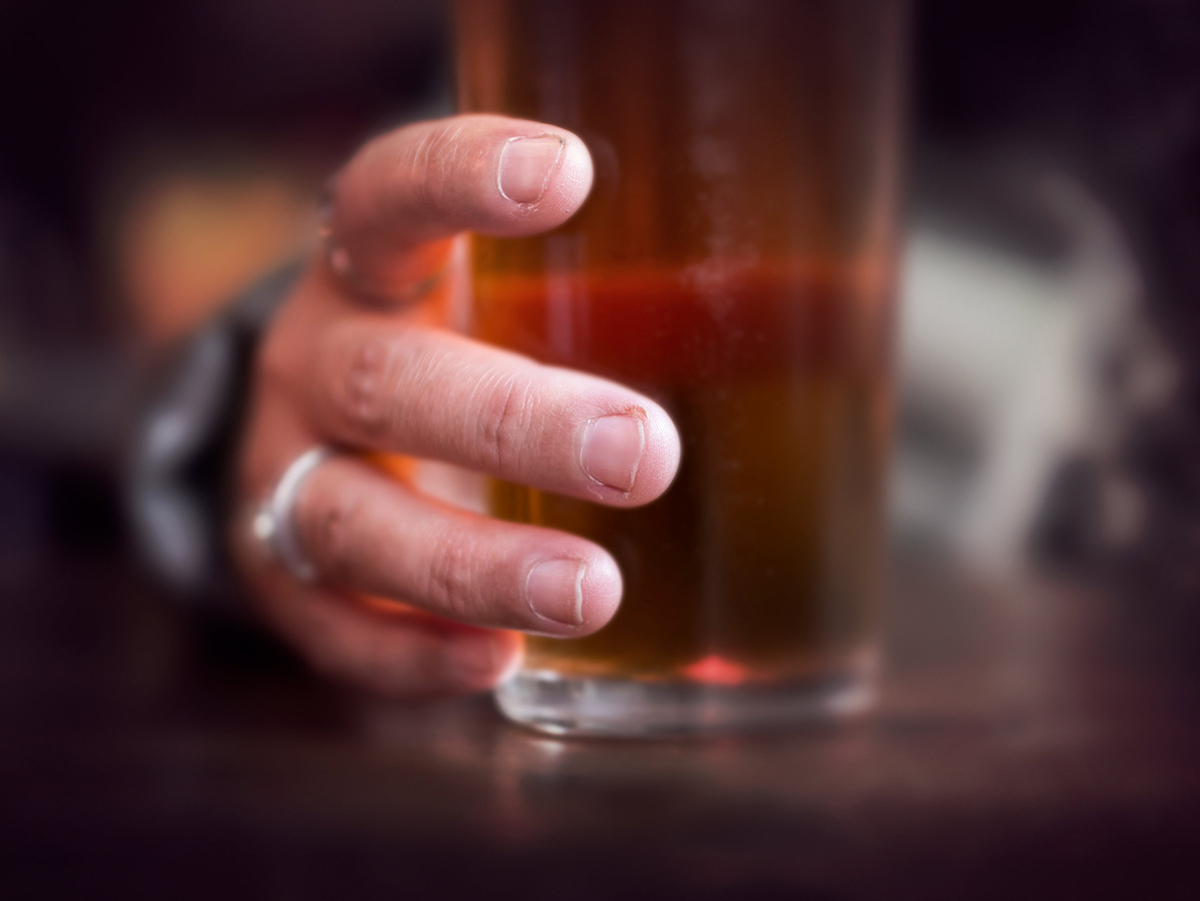 How To Chug a Beer Fast! (Impress Your Friends) – Liquid Bread Mag